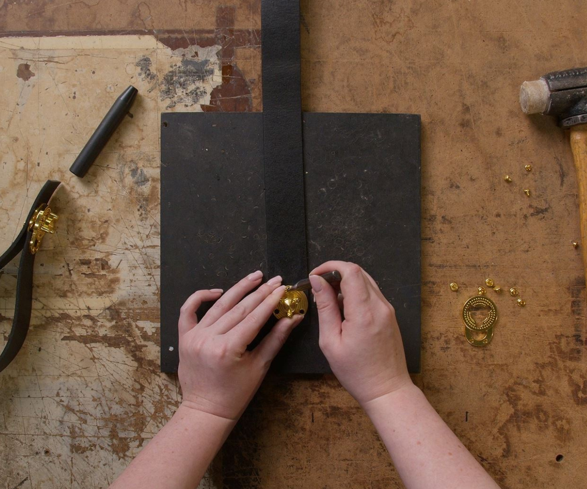 How To Set A Turn Lock – Weaver Leather Supply