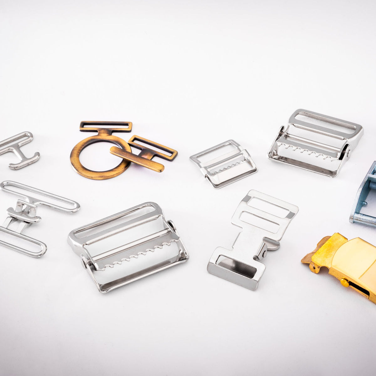 Cinch Buckles | Locking Webbing Buckles - Weaver Leather Supply