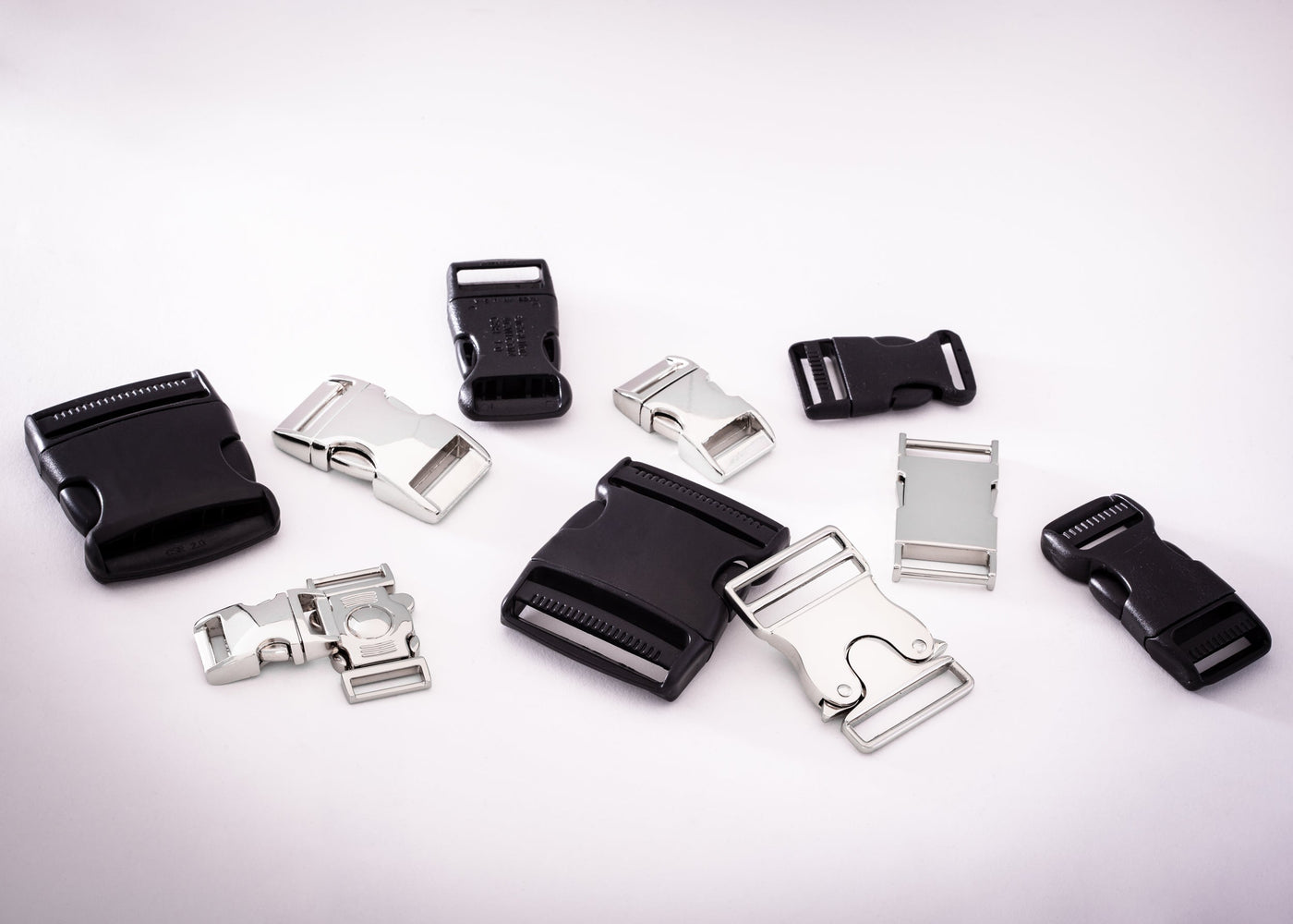 Side Squeeze Buckles | Plastic & Metal - Weaver Leather Supply