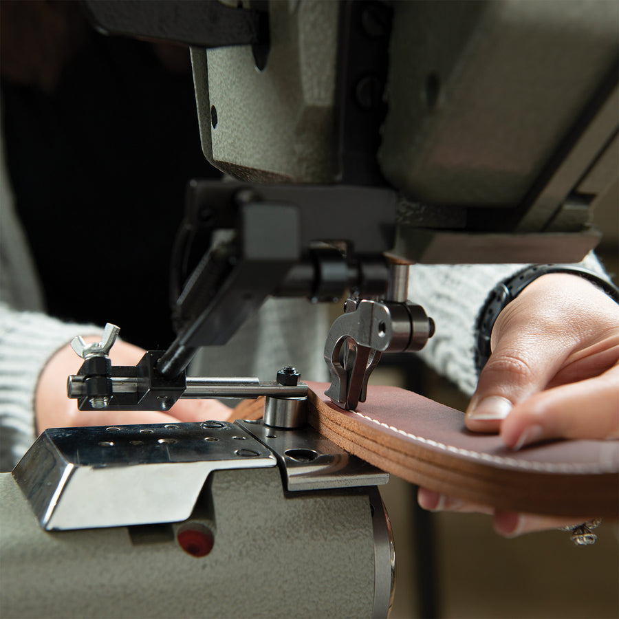 Weaver 205 Leather Sewing Machine, Complete with Stand and Servo Motor ...