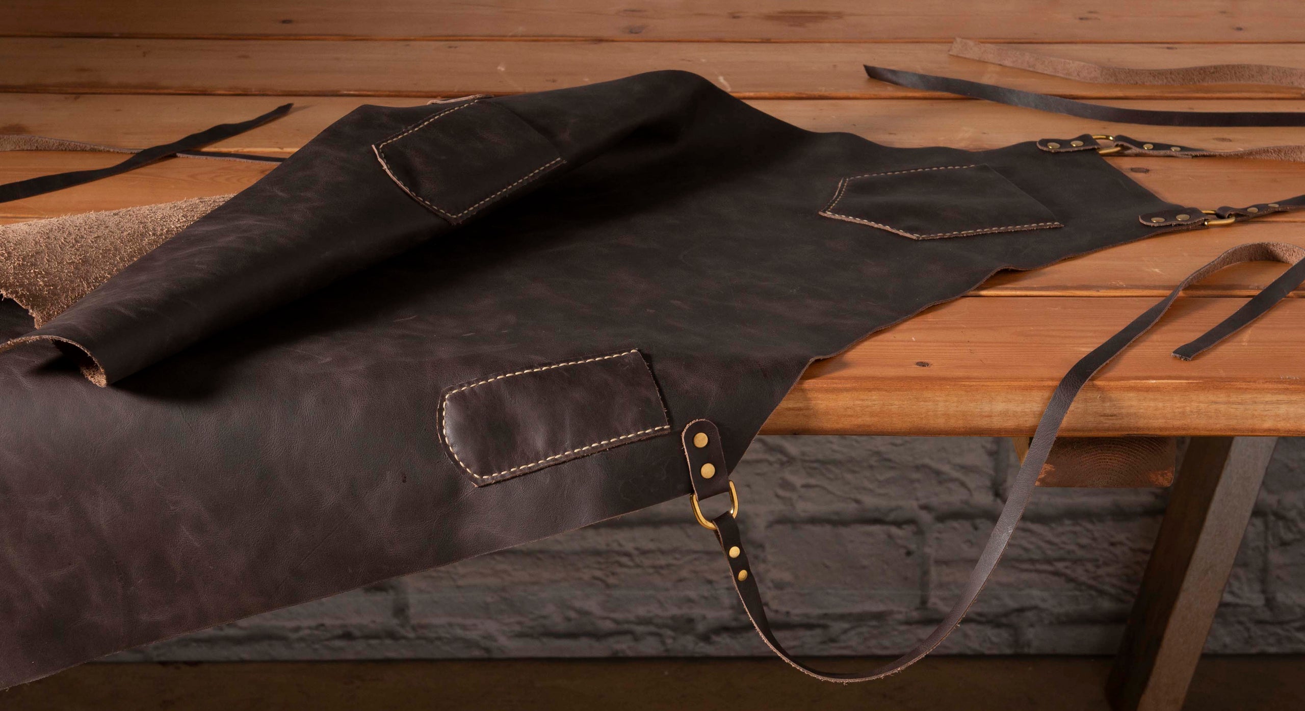 How To Easily Make A Leather Shop Apron For Beginners – Weaver Leather ...