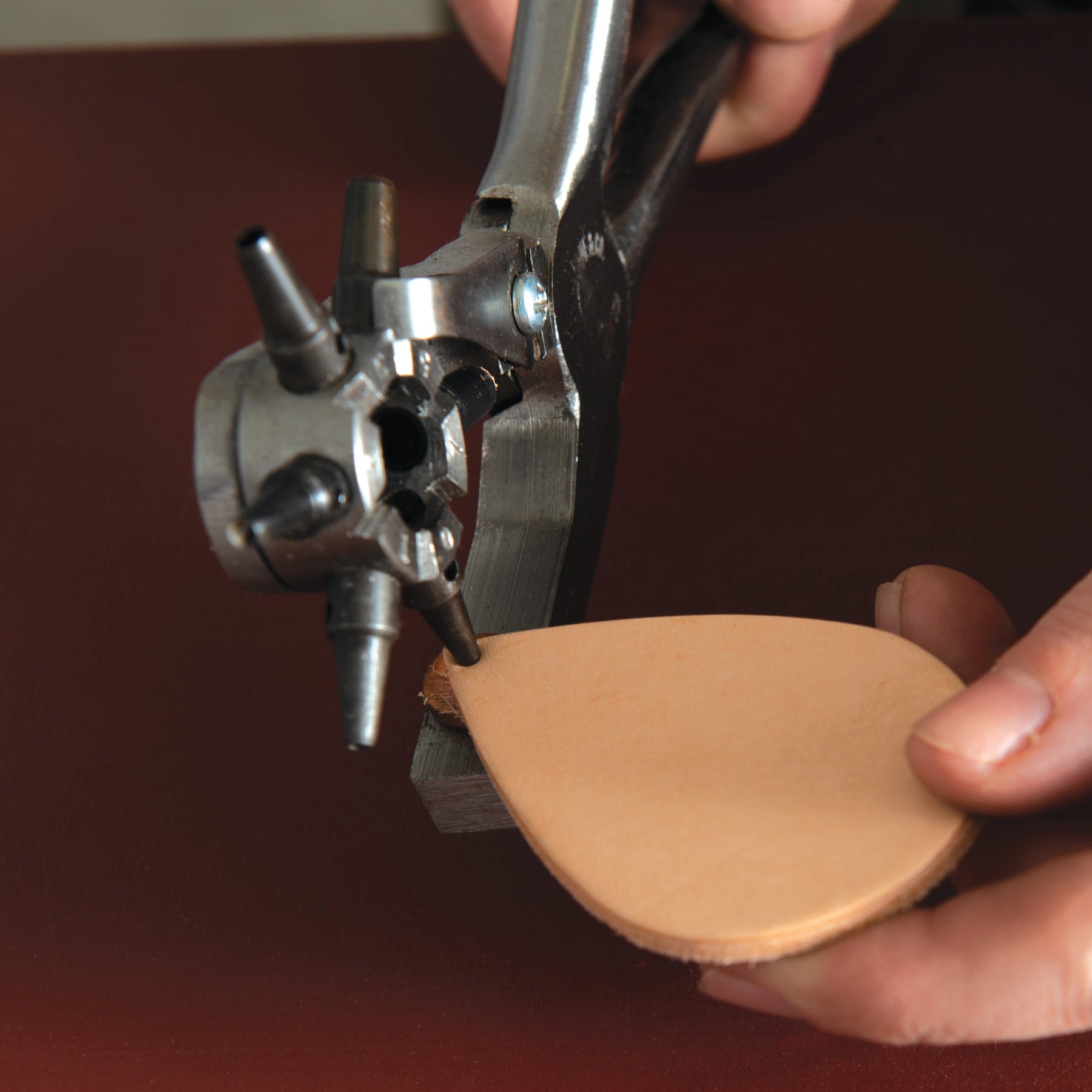 C.S. Osborne Revolving Punch - CS Osborne Leather Tools - Weaver ...